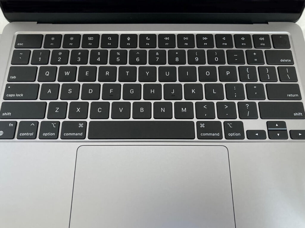 M2 MacBook Air 13のレビュー